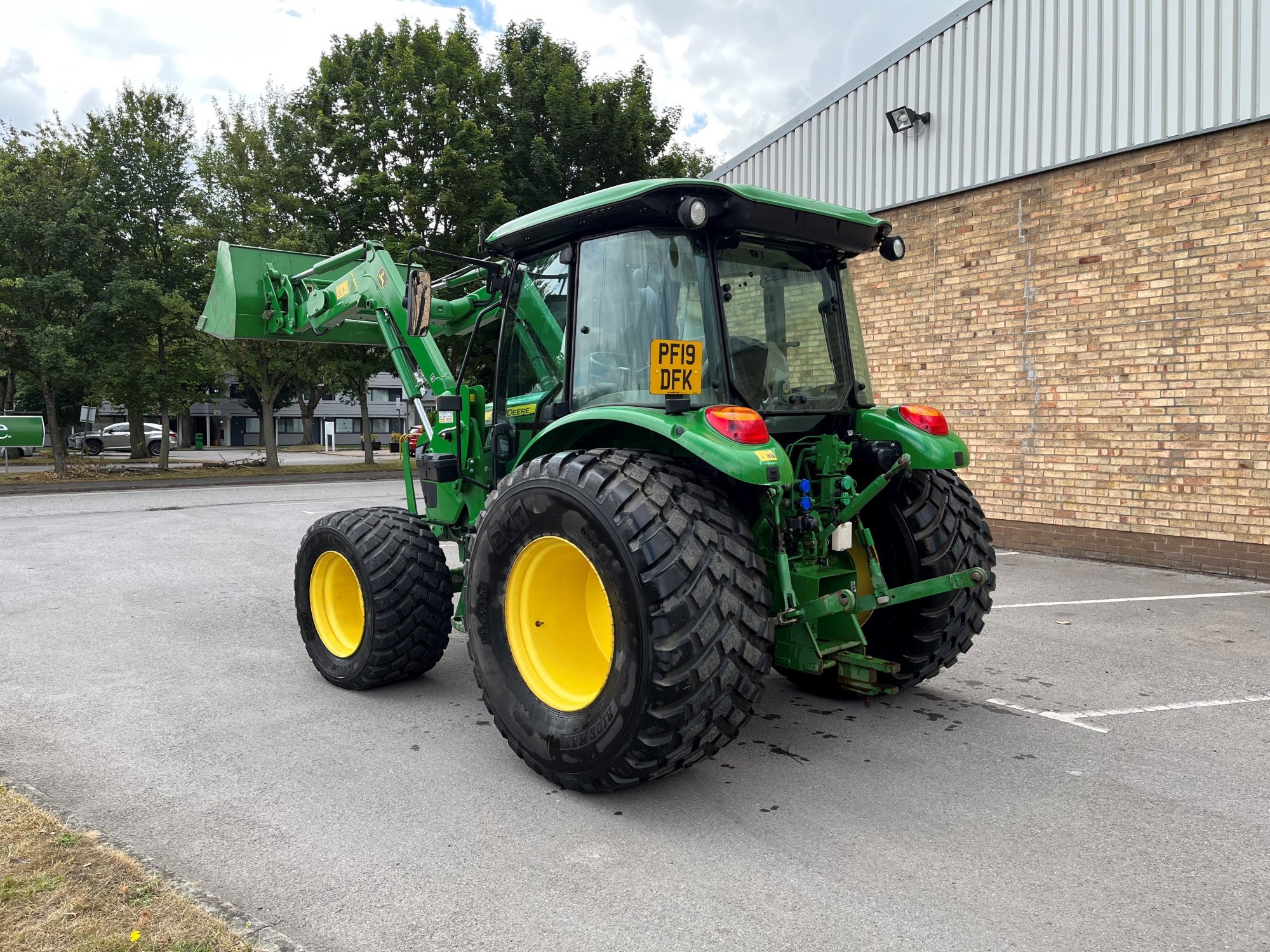 John Deere 5075E Tractor | Balmers GM Ltd